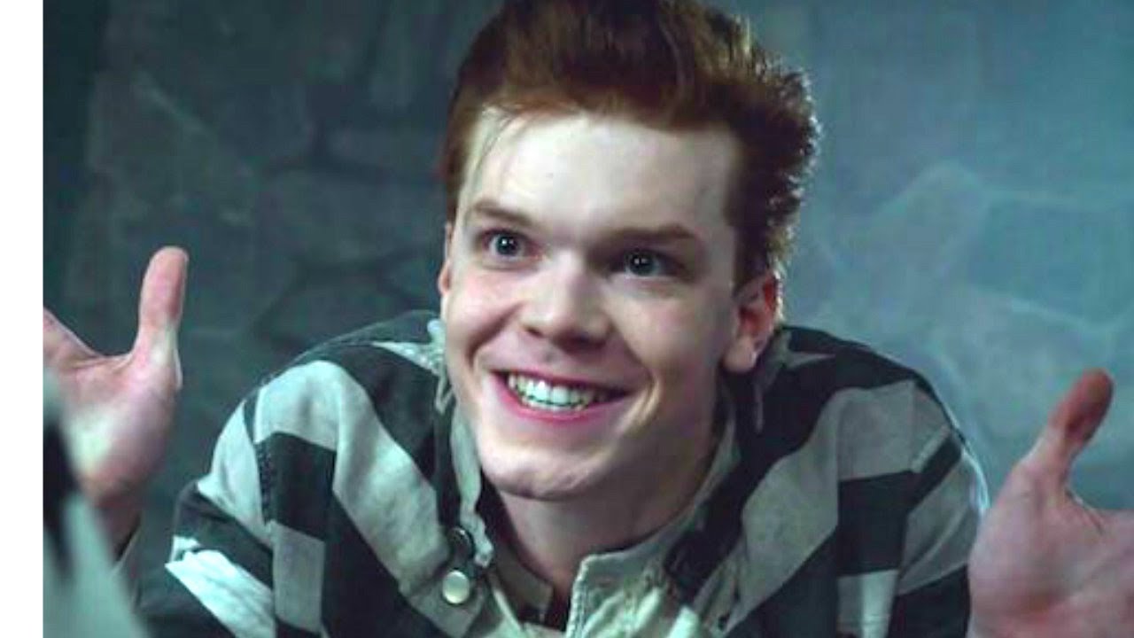 Gotham [2x1] - Jerome Valeska Meets Barbara Kean - Arkham Asylum Scene ...