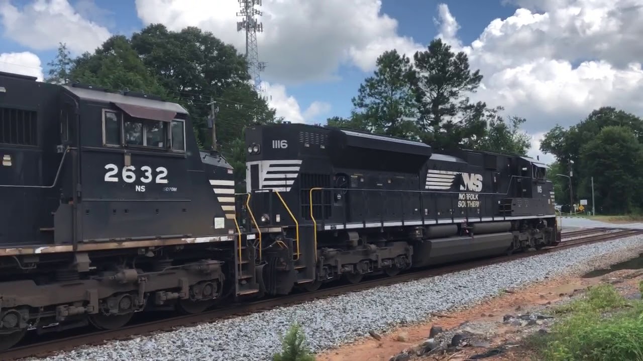 Back to the Past NS SD70ACe#1116 Departs Duluth W/ NS SD70M #2632 & a Dash 8 on NB 154 to ...