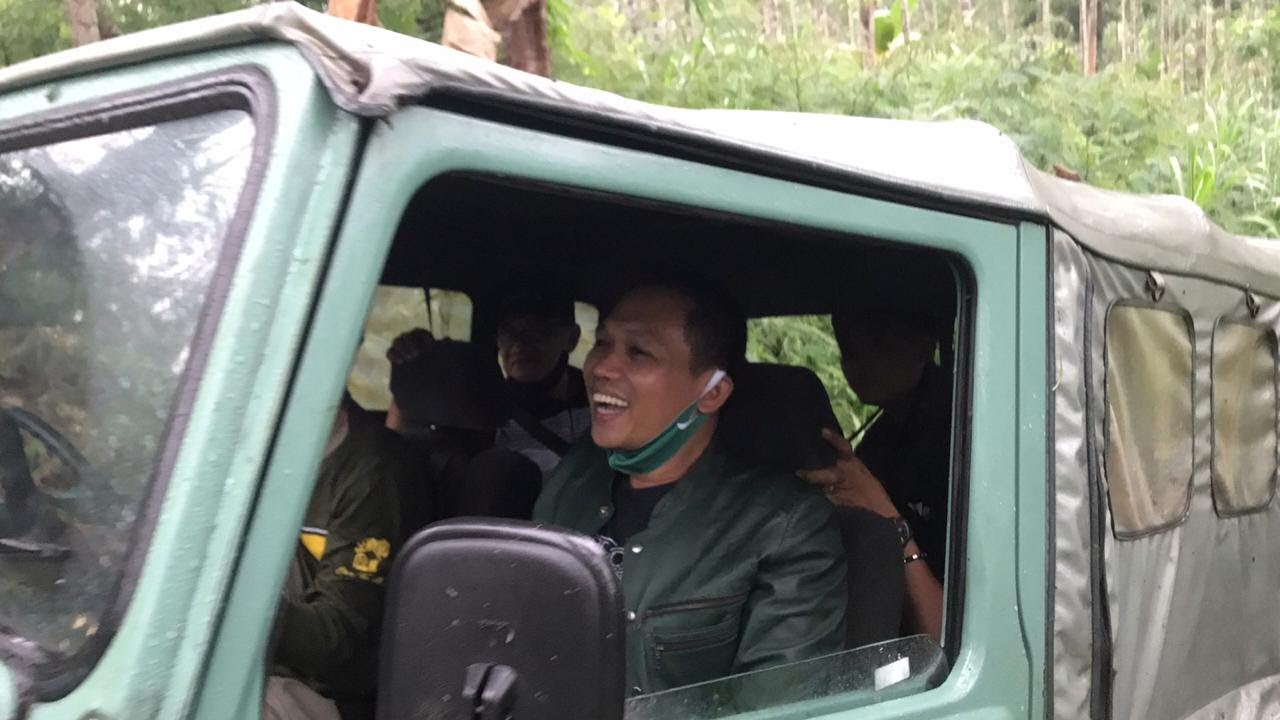 Siti SUNDARI jadi Penghubung Antar Wisata Senduro - YouTube
