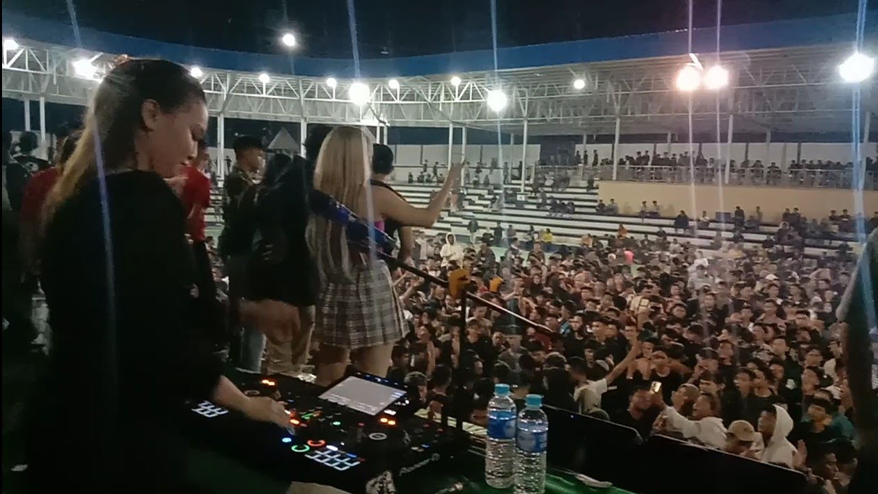 ACARA DI TIARA BATARA Party Night Club - YouTube