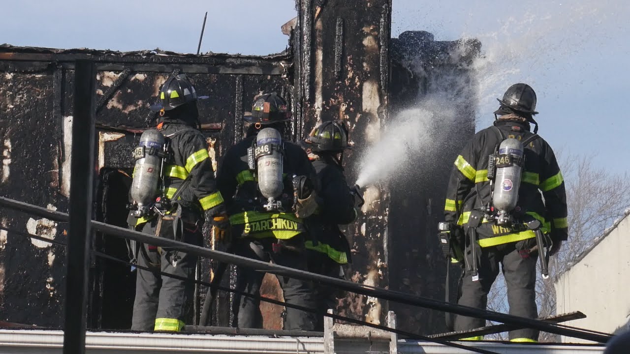 (4k Operations!) FDNY Units Operating on scene of 10-75 All Hands Box ...
