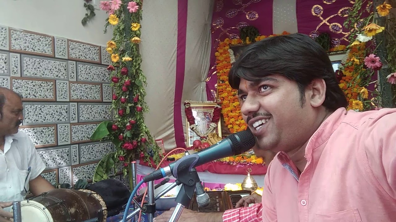 Krishna nand mishra akhand Hari kirtan dindoli surat - YouTube
