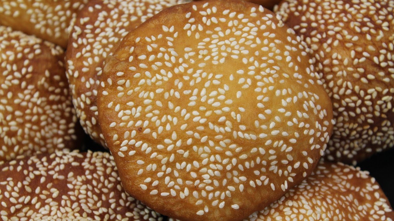 Beignets aux sésames - Bánh Tiêu 咸煎饼 - Cooking With Morgane - YouTube