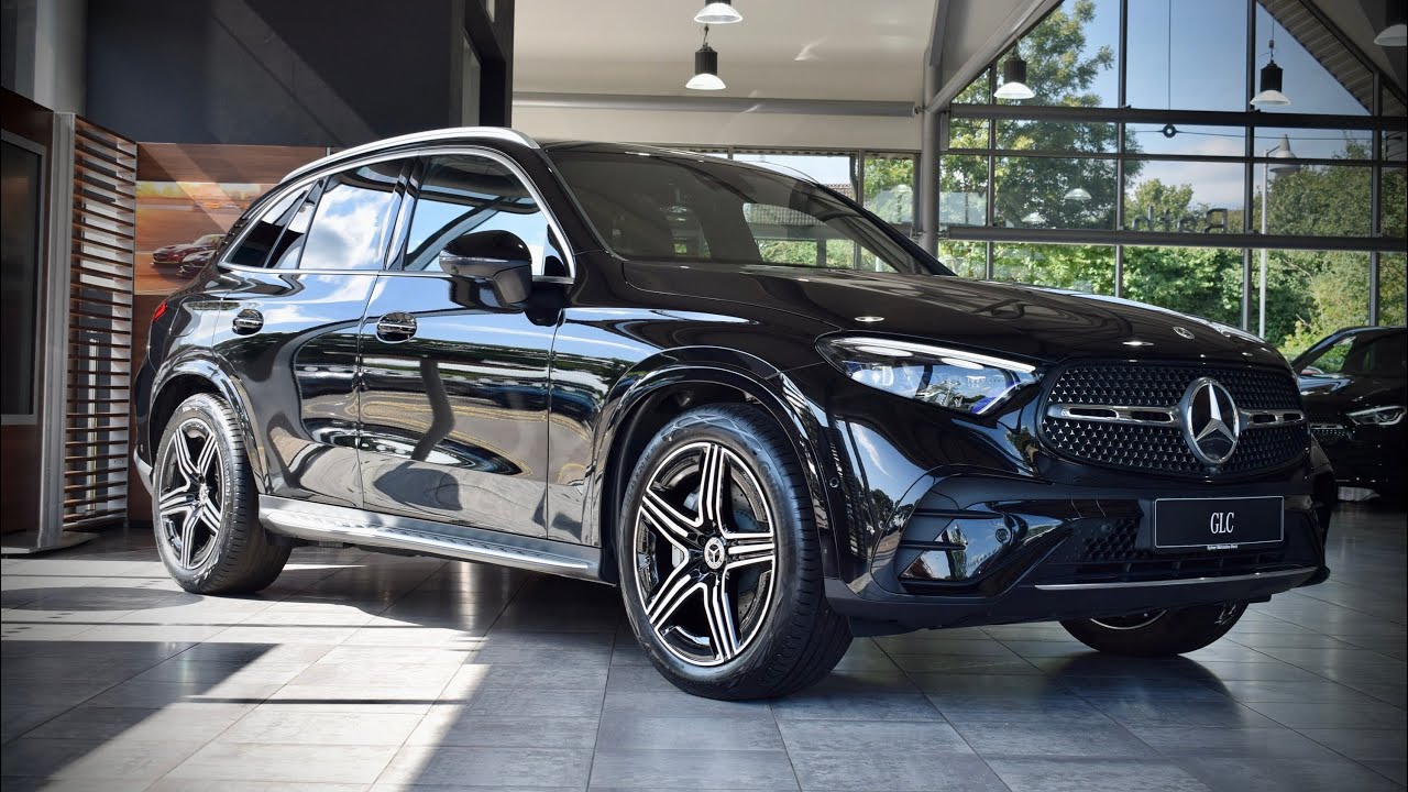 Mercedes-Benz GLC 300 4MATIC AMG line Premium showroom walk around ...