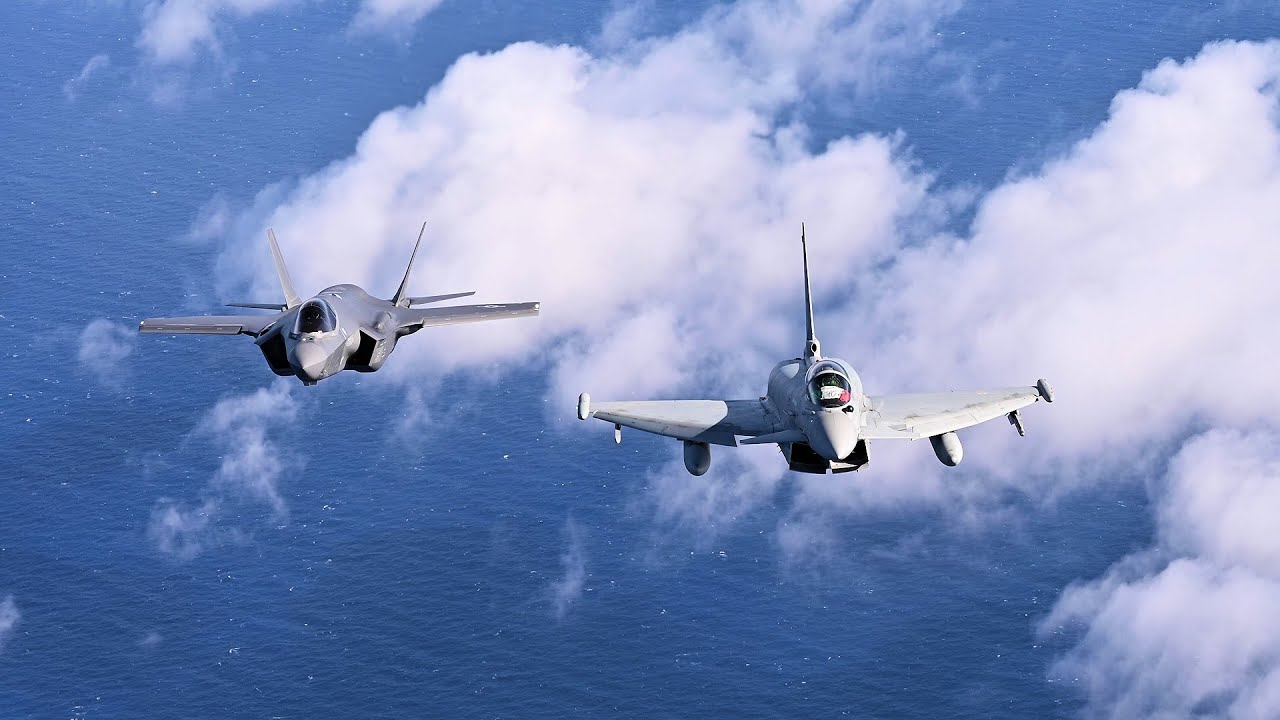 USAF F-35s, Allied Fighters Fly In Formation - RF24 - YouTube