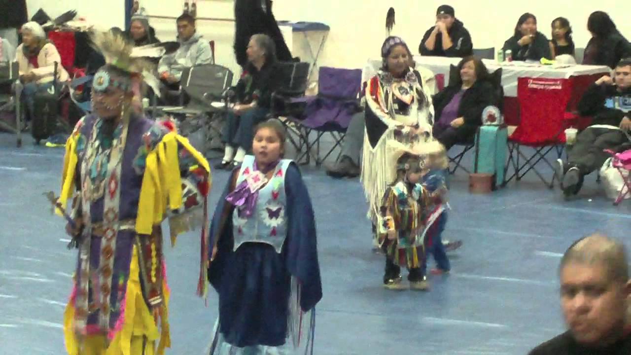 Reno Sparks Indian Colony New Years Powwow 2013 Intertribal - YouTube