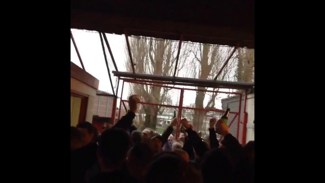 Wrexham AFC vs Chesterfield | We are sailing chant - YouTube