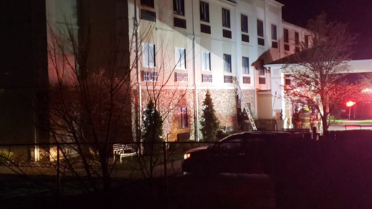 Fire at Holiday Inn Express - YouTube