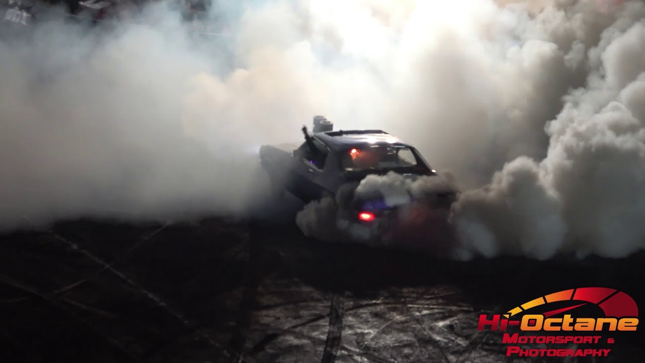GATTON MOTORFEST 2 BURNOUTS! - HANFUL - YouTube