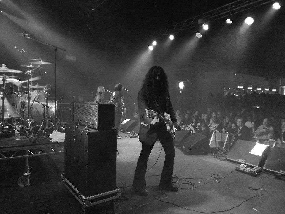 Interview with Jimi Bell (House Of Lords/Maxx Explosion) - YouTube