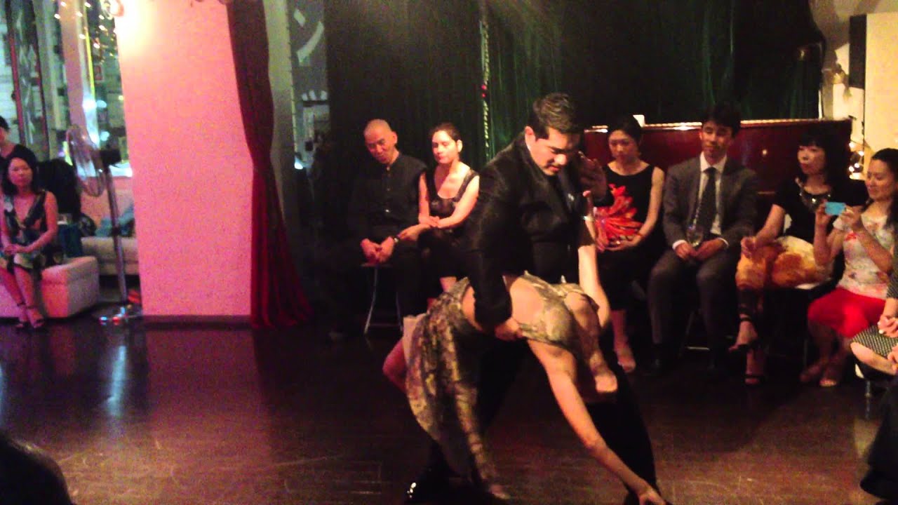 Leonel MENDIETA & Natalia HASSAN @ Sayonara Party (Tango Origin) - Japan 2013 - - YouTube