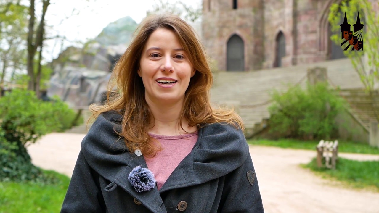 Backstage-Interview Stephanie - YouTube