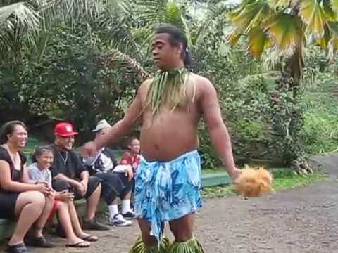 Samoan Fire Knife Dance - Lighting the Fire - YouTube