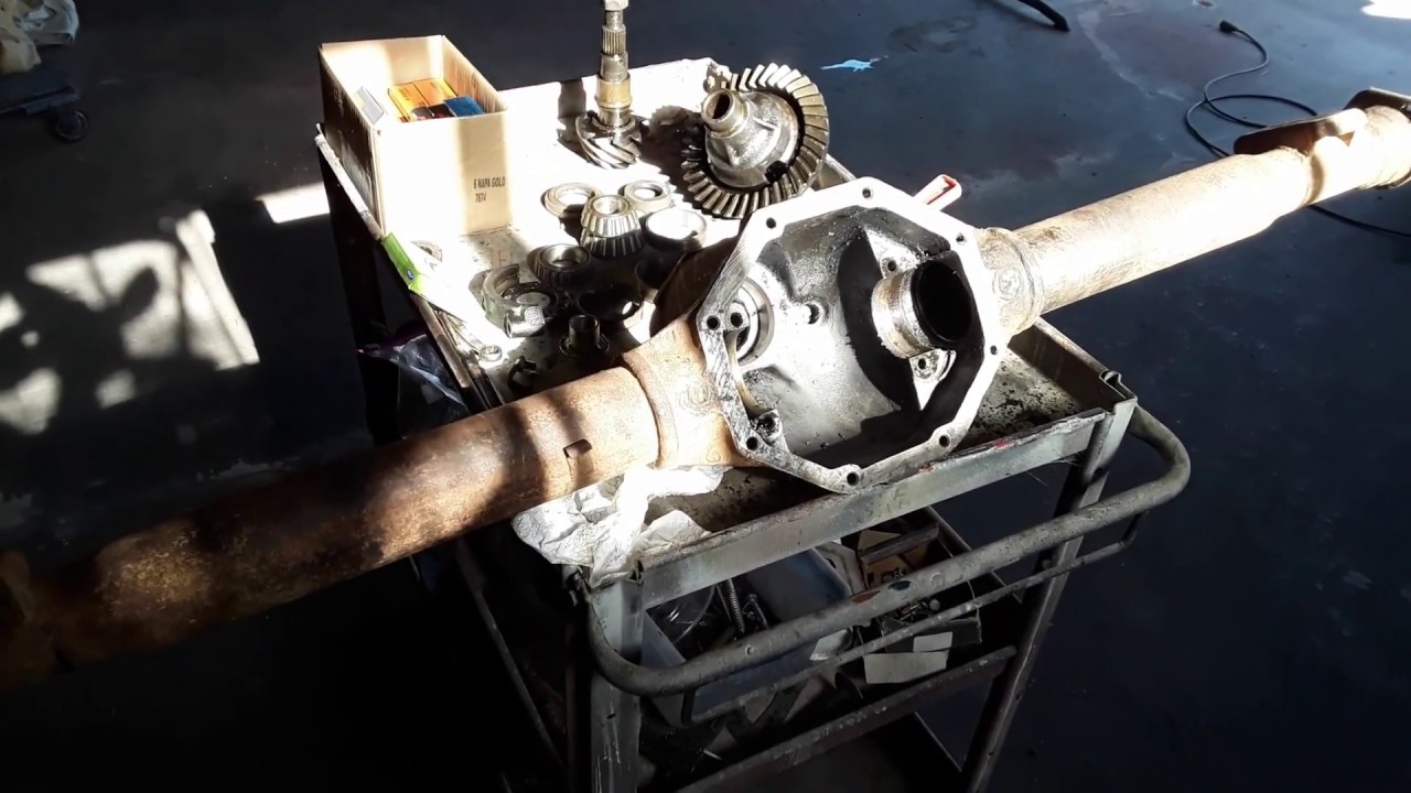 Rebuilding a Ford Falcon 6.75 inch differential. - YouTube