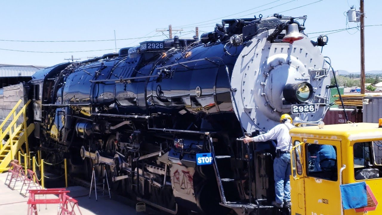 ATSF 2926 getting her jacketing cleaned - YouTube