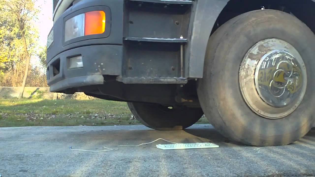 10 tons big truck vs keyboard - YouTube