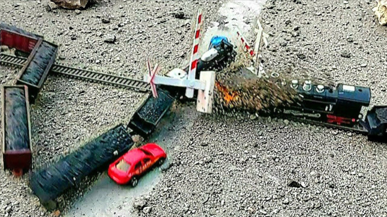 Railking train set, Steam train accident - YouTube