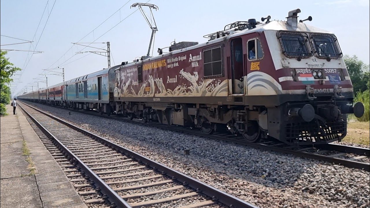 Amul High Rise Panto BRC WAP-5 with Amrapur Aravali Exp - YouTube