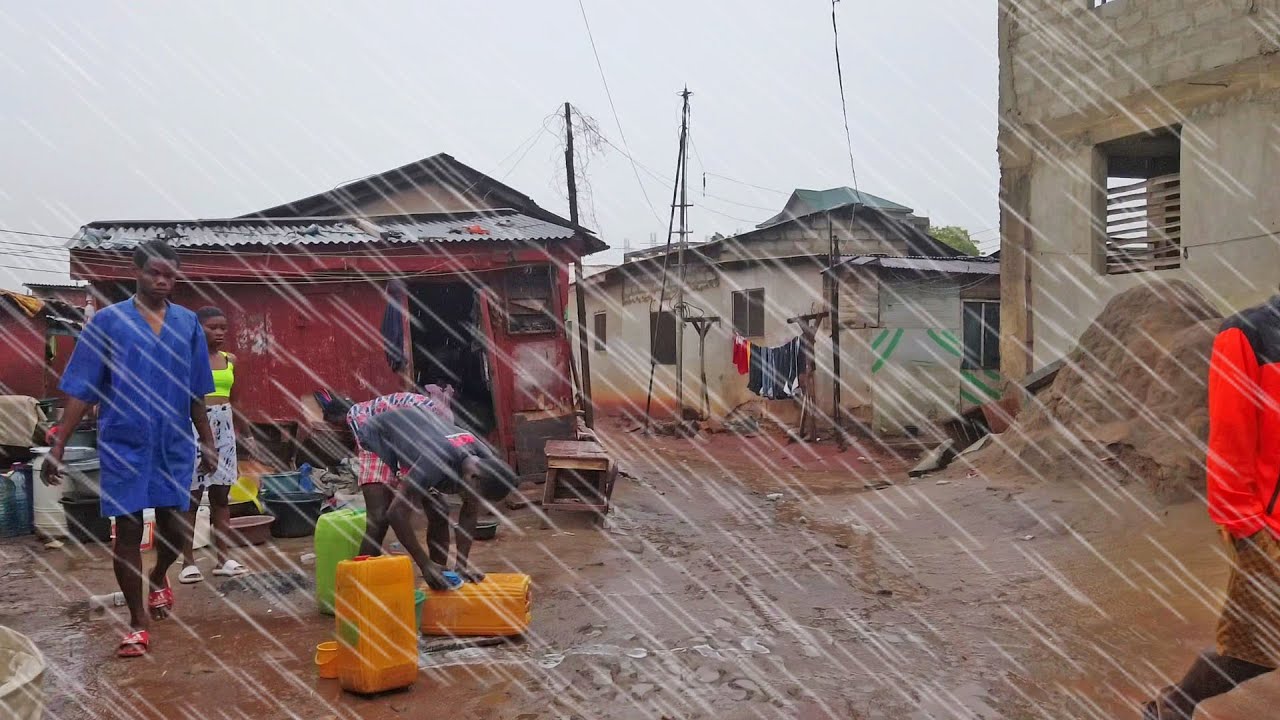 RAINY DAY IN AFRICAN LOCAL COMMUNITY, GHANA - YouTube