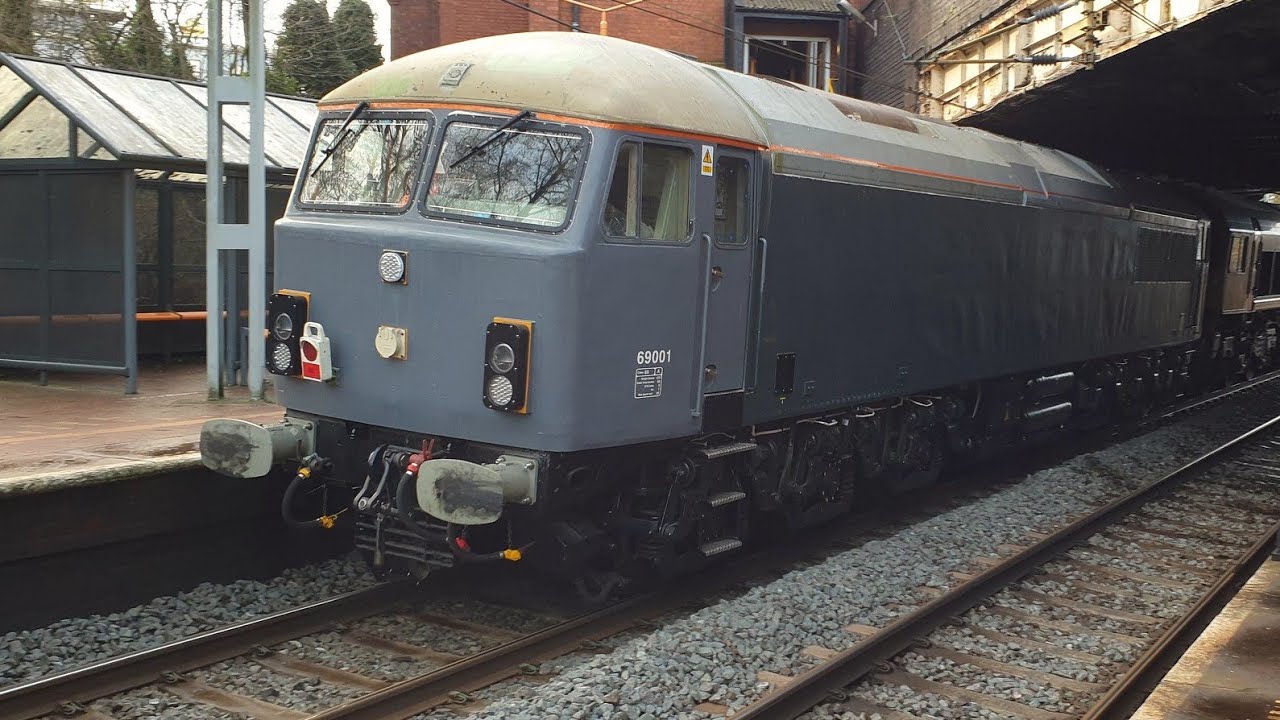 GBRF class 66702 & 69001, Smethwick Rolfe Street, 15/2/21 - YouTube