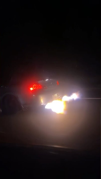 INFINITI G35 Shooting huge flames #370z #g35 #g37 #vq35hr - YouTube