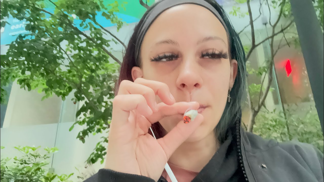 ASMR: asmr kisses & smoking - YouTube