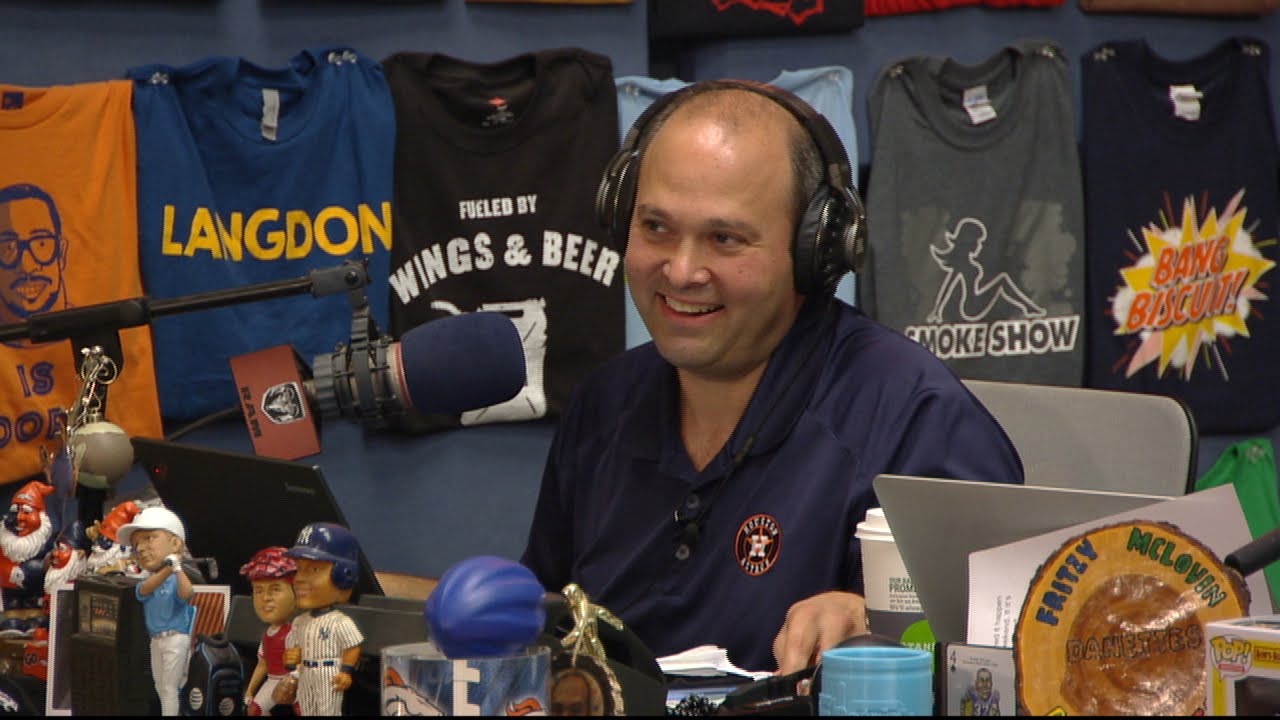 Fritzy sings the National Anthem - YouTube