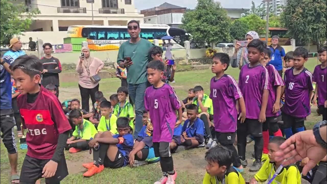 Penyampaian Hadiah Juara SK Seri Saujana U10 - YouTube