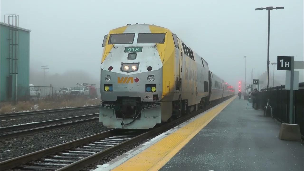 VIA Train 64 Eastbound Brockville VIA Station Stop December 24, 2023 - YouTube