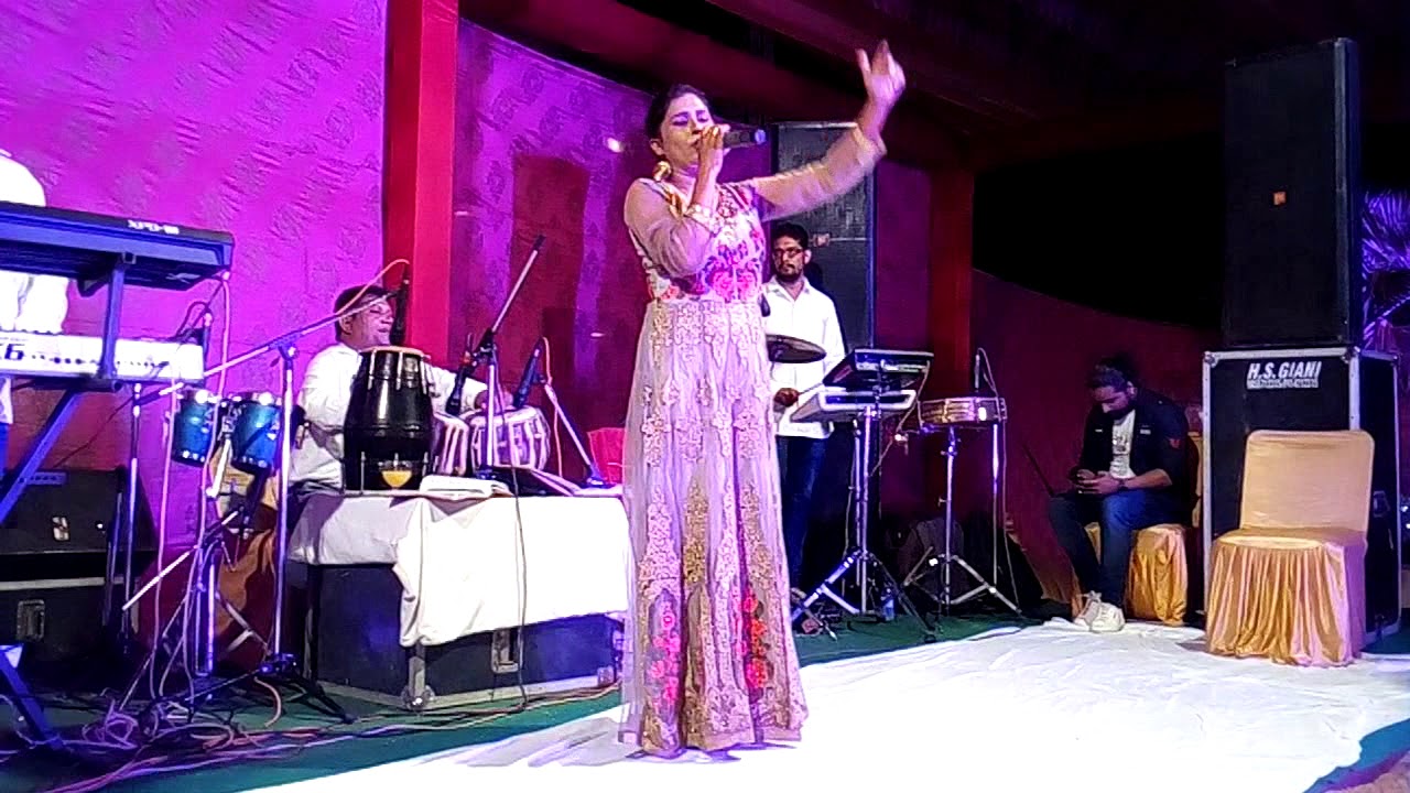 kinna sohna tenu rabb ne banaya - YouTube