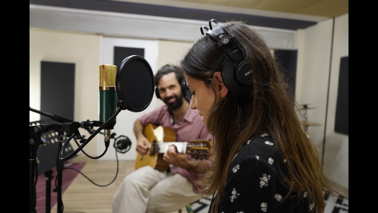 Adriana Ospina ft. Bartolomeo Barenghi - Sometimes (April Road Acoustic ...