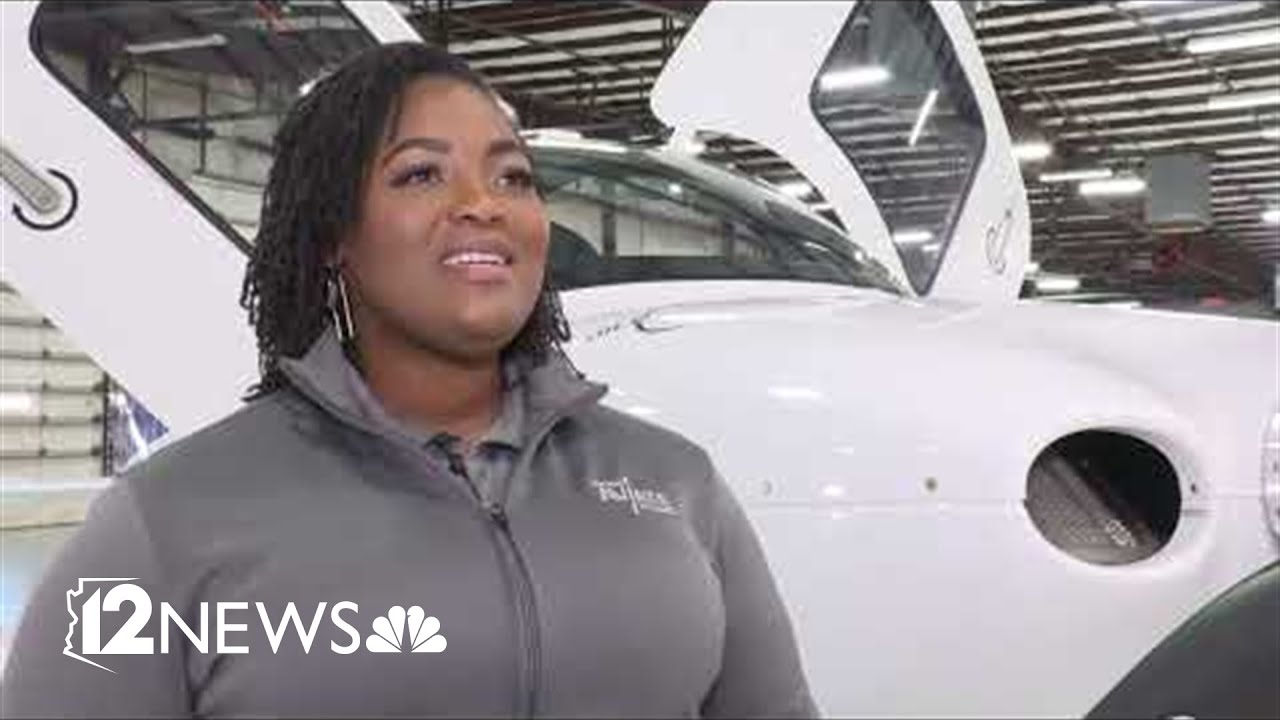 United Flight Academy Pilots graduate in Goodyear - YouTube