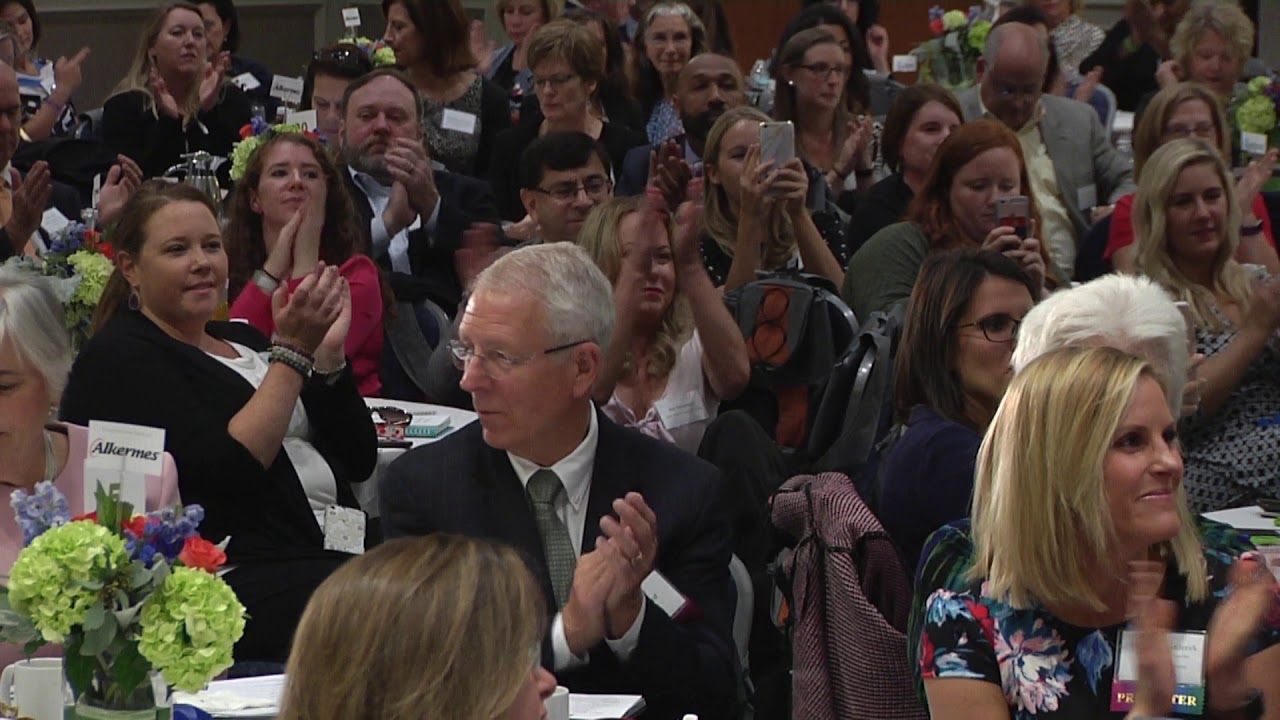 ELIZABETH FUNK EMERGING LEADER AWARD HILLARY DUBOIS FARQUHARSON - YouTube