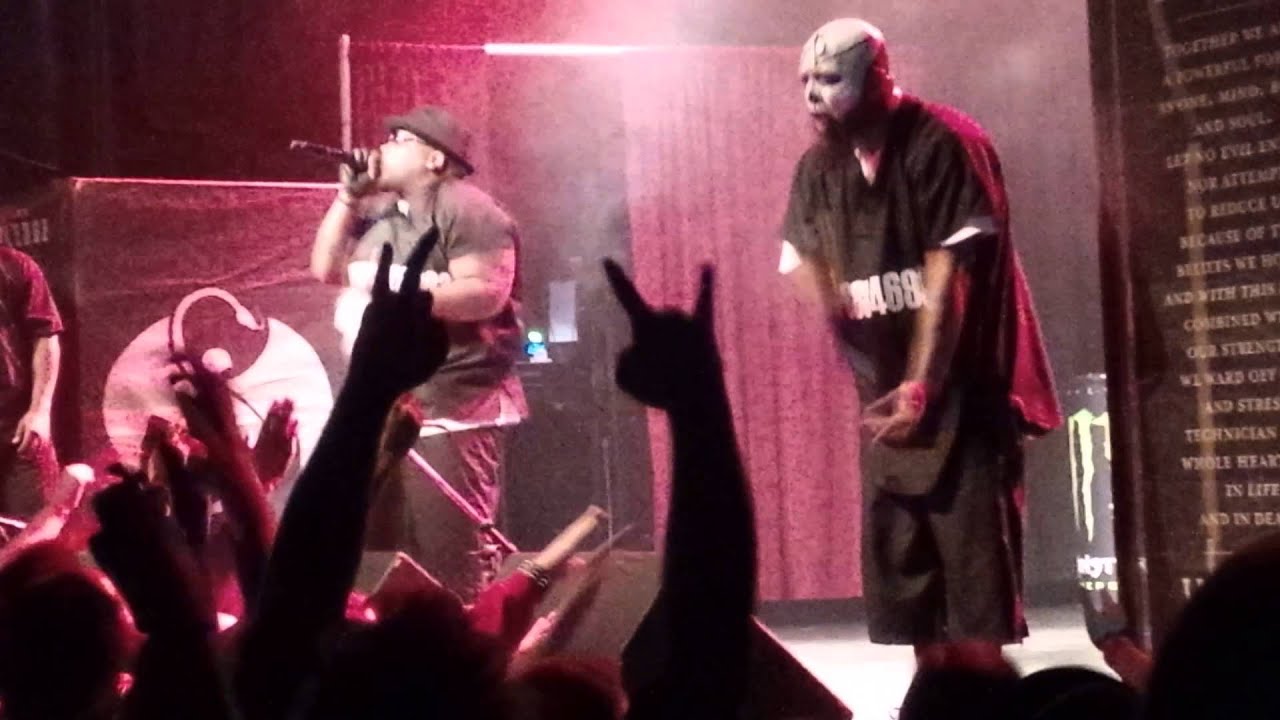 Tech N9ne & Krizz Kaliko - Dysfunctional Live in Toronto October 2015 ...