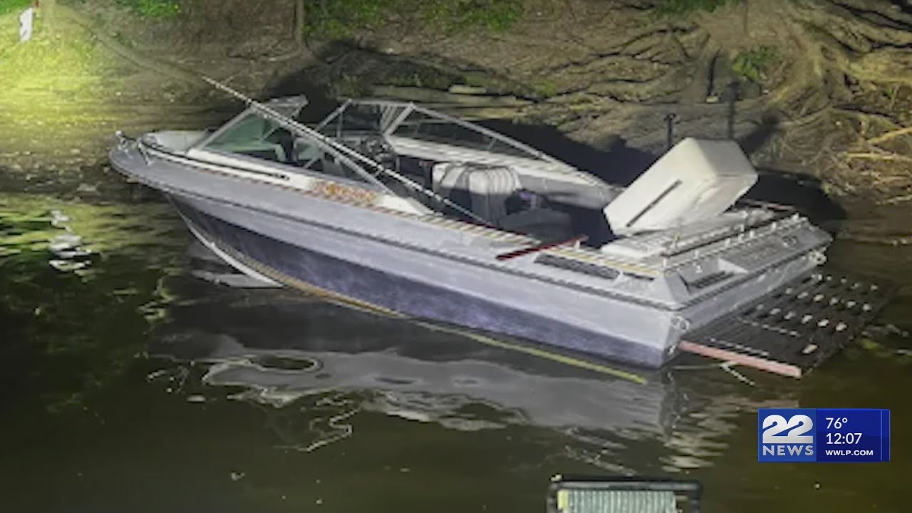 Passengers injured after boat hits object in Connecticut River - YouTube