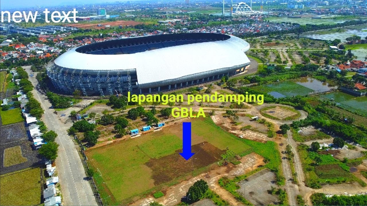 Betulkah Lapangan Pendamping GBLA Untuk Sekolah Bola ⁉️ - YouTube
