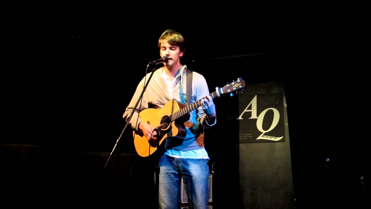 Michael N performing "5 Days" at AQ, Nov 12 2012 - YouTube