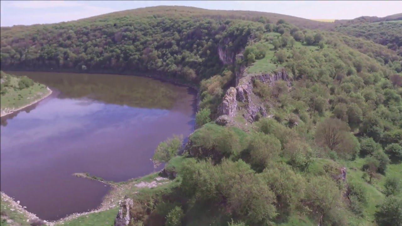 Fly over Onogur canyon - YouTube