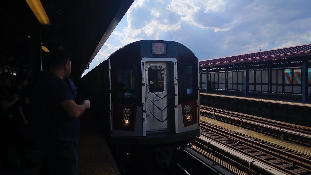 MTA NYCT Subways: Railfanning @ 74th Street - Broadway | Flushing Local ...