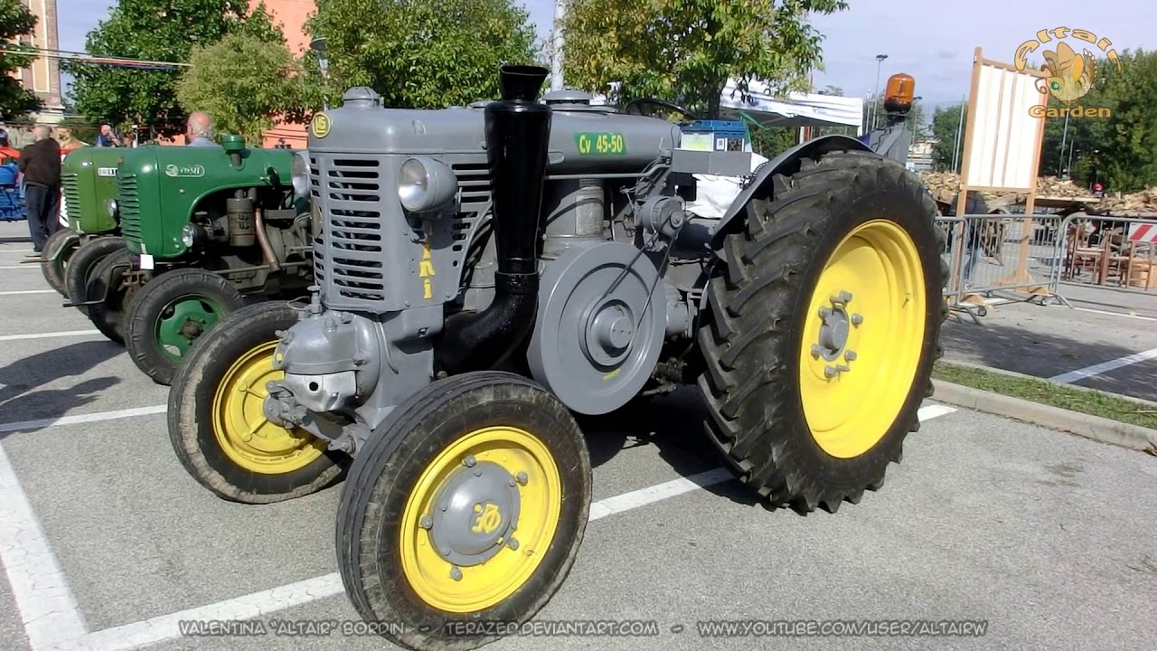 Landini L45 hot bulb tractor startup - Festa dea poenta, Castelminio ...