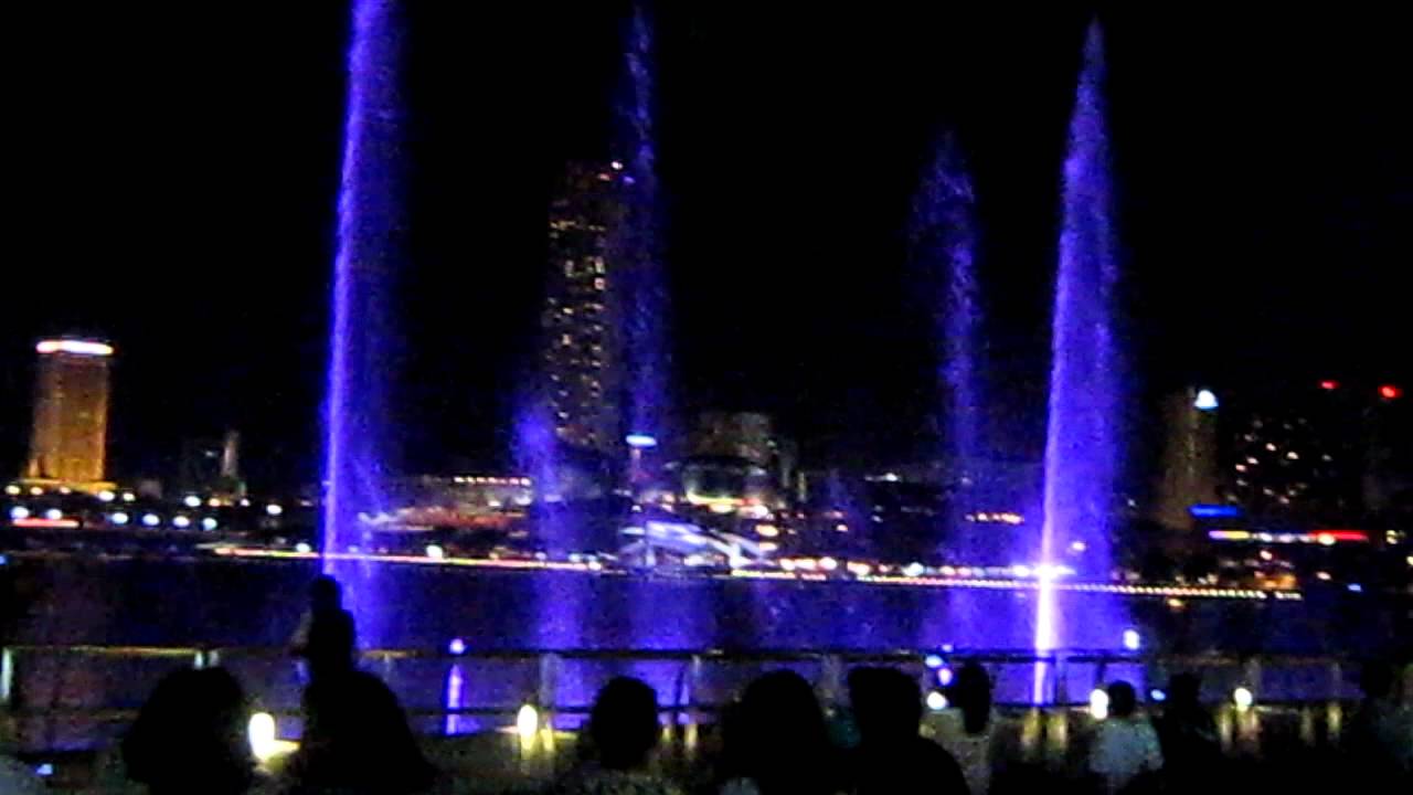 Water Show @ Marina Bay Sand Night - YouTube