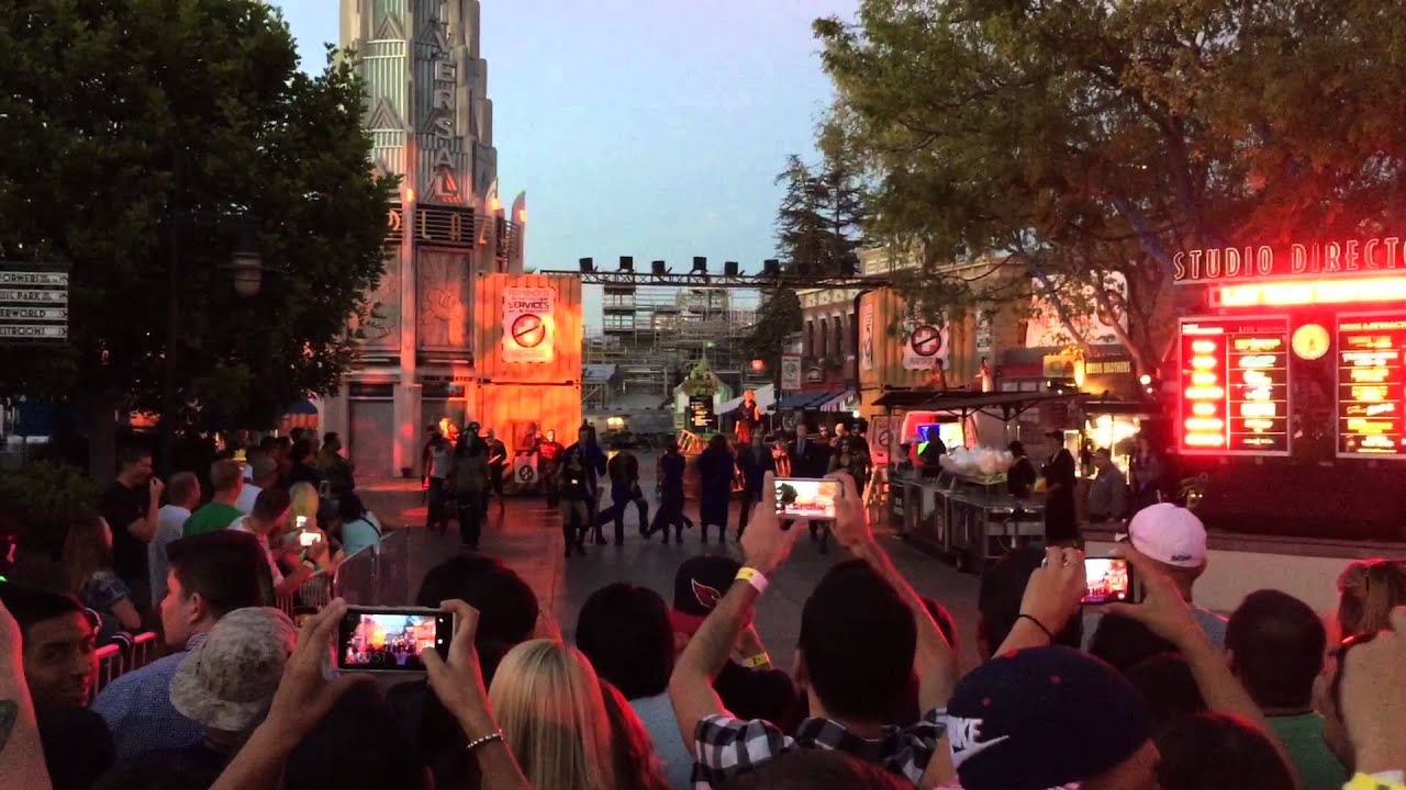 Halloween Horror Nights 2014 - Opening - YouTube