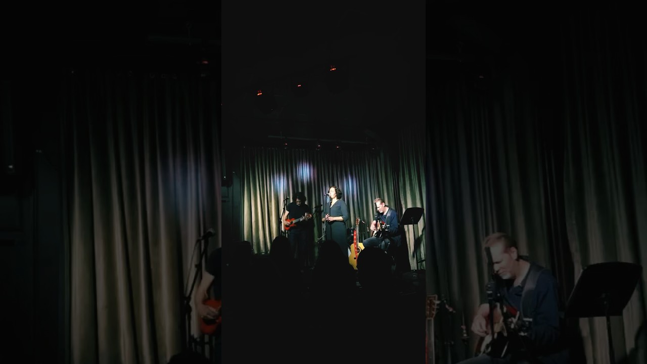 Renee & Jeremy - Ever And Always (live at The Hotel Cafe) - YouTube