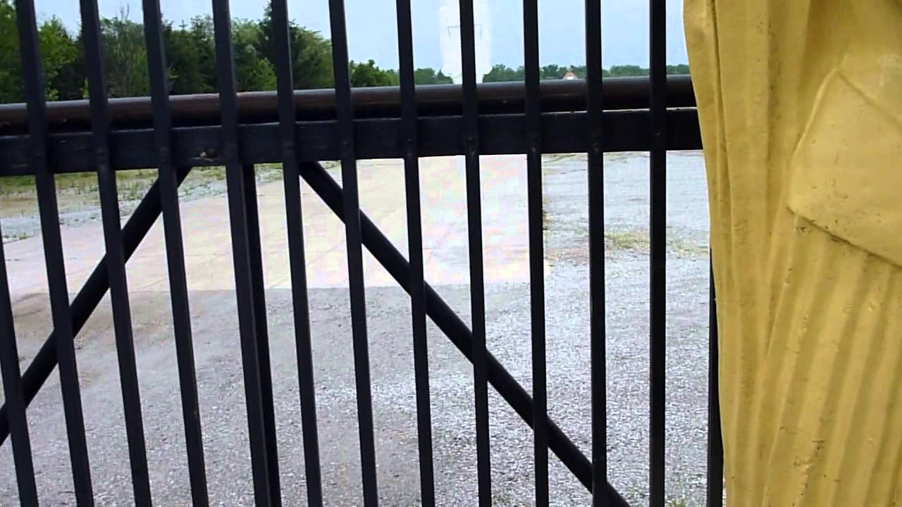 Travel - Gold Pyramid House in Wadsworth, IL - YouTube