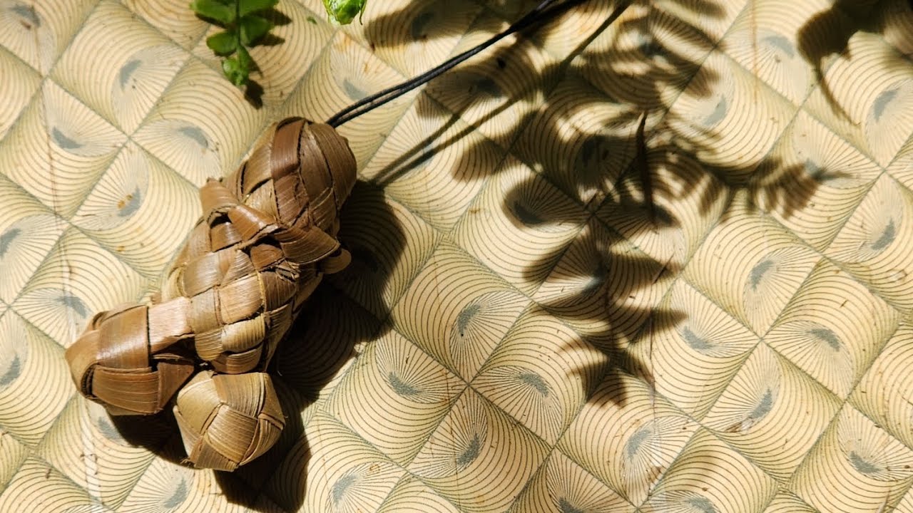 Cách làm Móc Khóa Con Kiu từ Lá dừa khô | Fanpage: @vuladua - YouTube