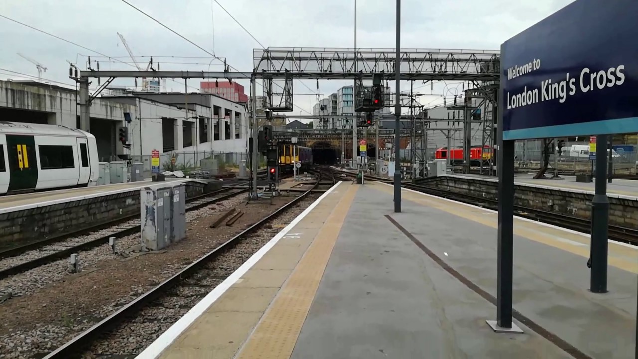 Great Northern class 313 058 and 313 043 arrives at London Kings Cross ...