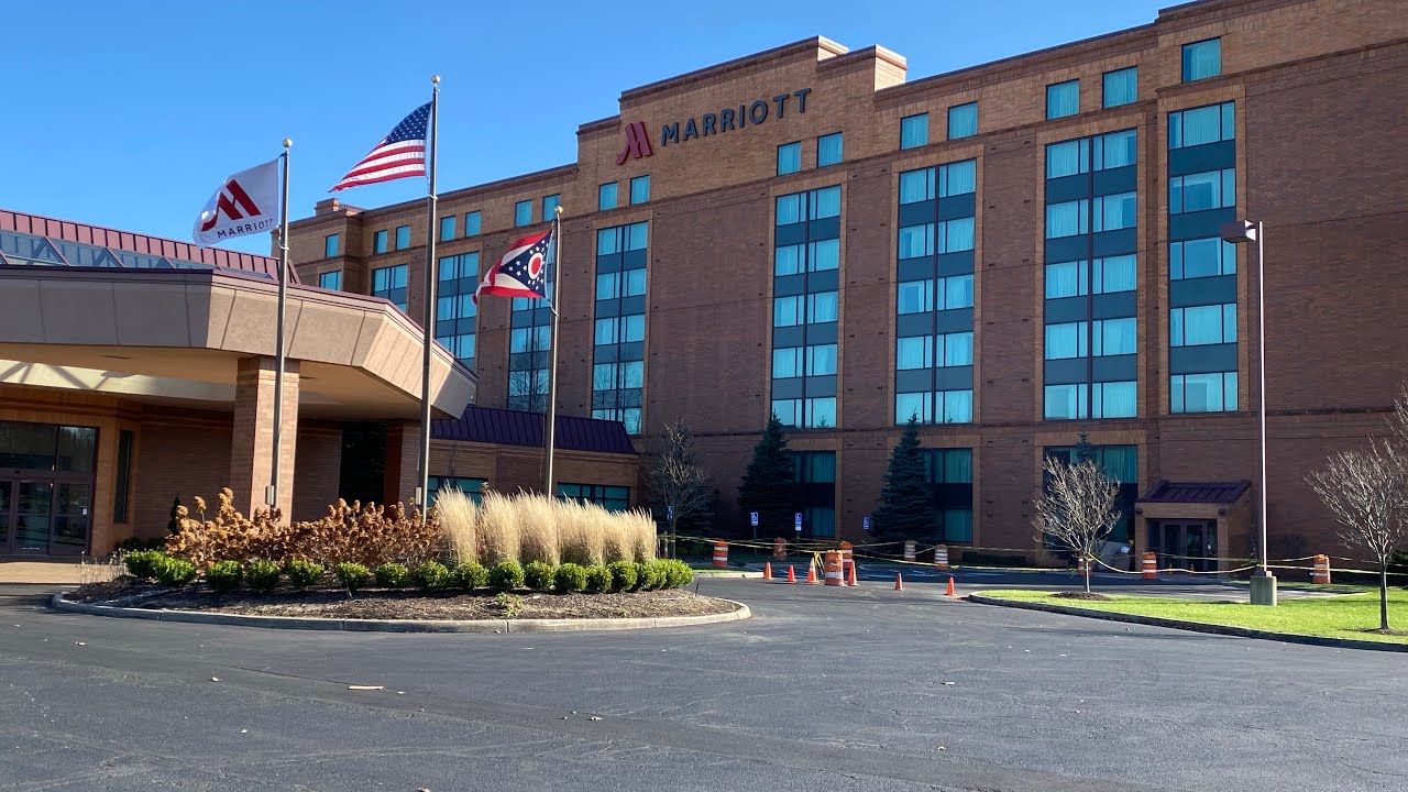 Marriott Cleveland East - King Room - YouTube