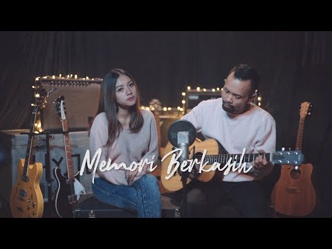 MEMORI BERKASIH ( Ipank Yuniar Ft. Kiki Jecky Akustik Cover )