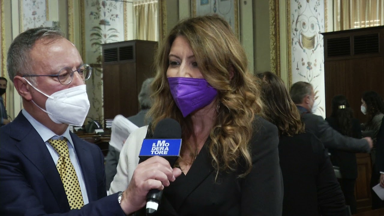 Conferenza Regionale Istruzione: Intervista prof.ssa Maria Miceli - YouTube