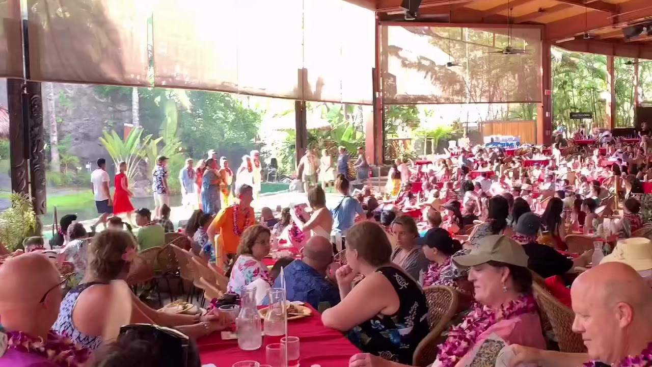 Luau Dinner in Hawaii - YouTube